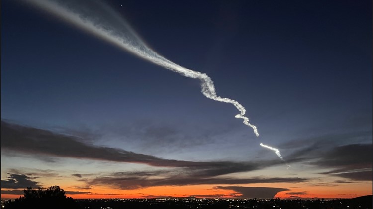 SpaceX launch seen over CA skies at sunset | cbs8.com