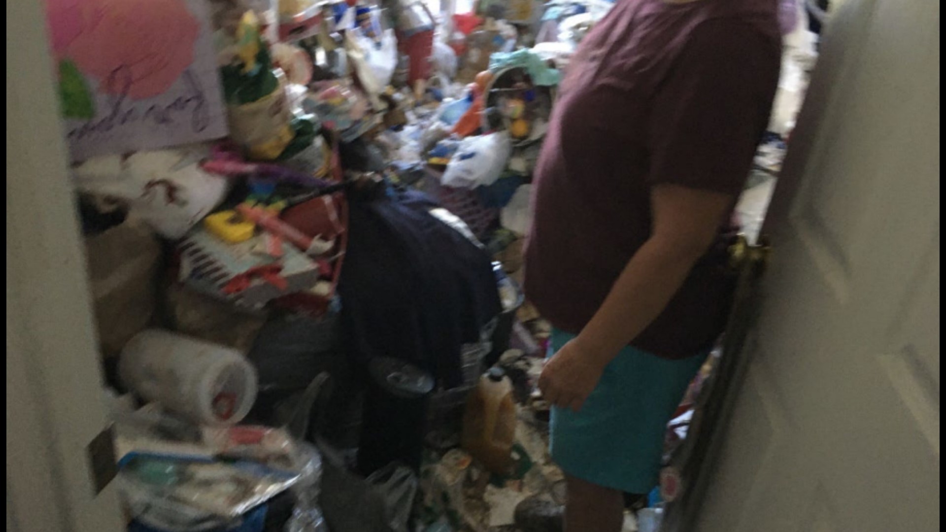 A look inside San Diego hoarder home on Mariner Drive | cbs8.com