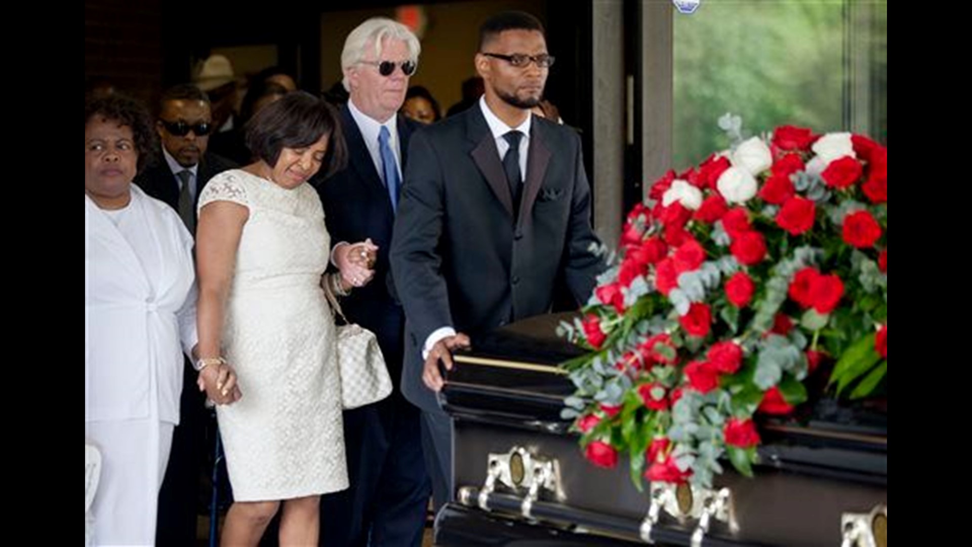 Kris Kross rapper remembered at Atlanta funeral | cbs8.com