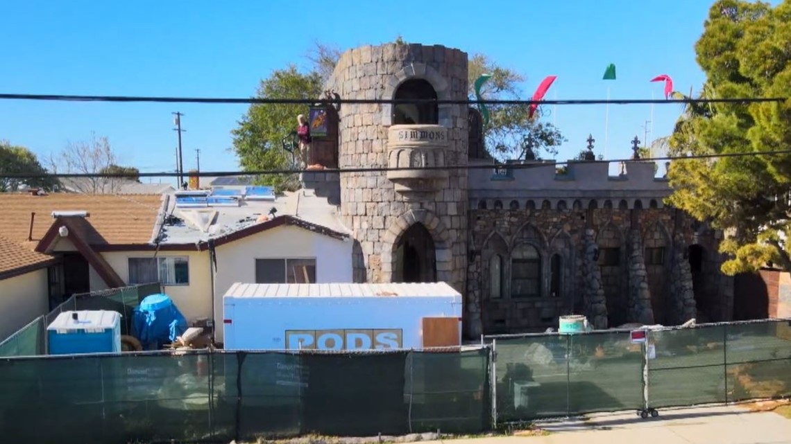 Castle house in San Diego captures neighbors attention | cbs8.com