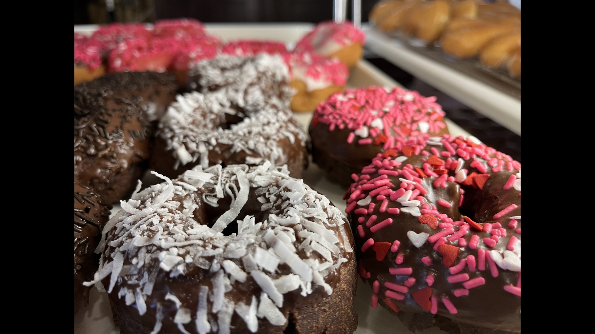 The 'Donut Man' looks back at decades of business | cbs8.com