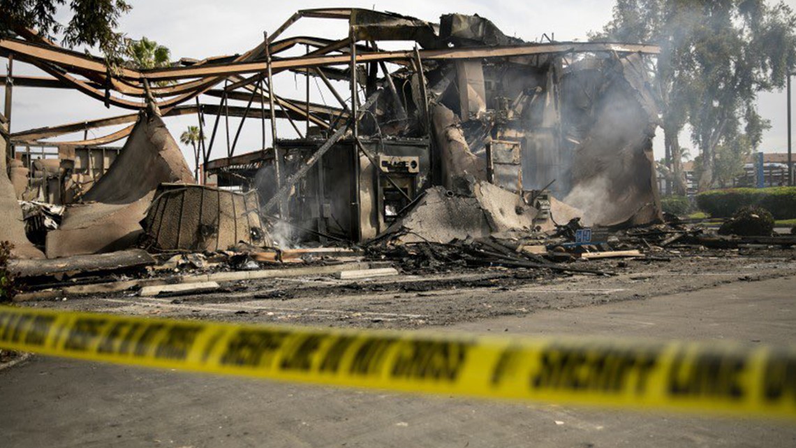 Man gets probation for fire at La Mesa Chase bank during riot | cbs8.com