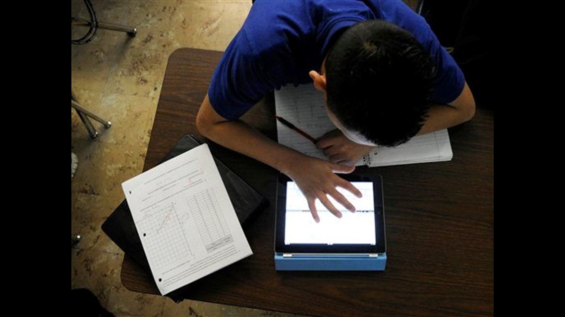 Apple unveils new iPad with sharper screen | cbs8.com