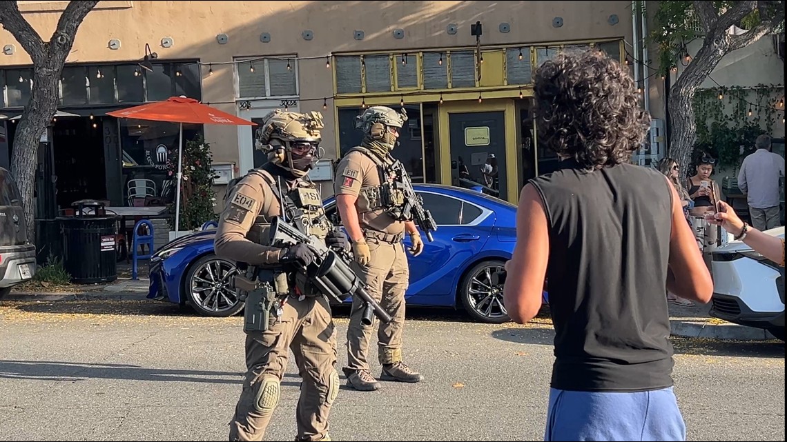 HSI immigration agents raid restaurant in San Diego South Park | cbs8.com