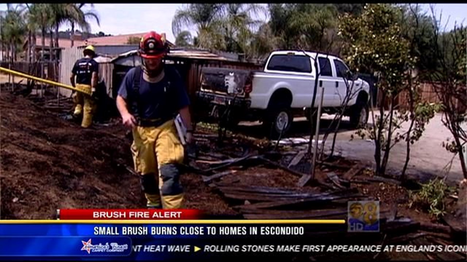 Small brush fire burns close to homes in Escondido | cbs8.com