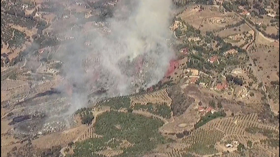 Brush fire, smoke, flames in Bonsall, Fallbrook San Diego County | cbs8.com