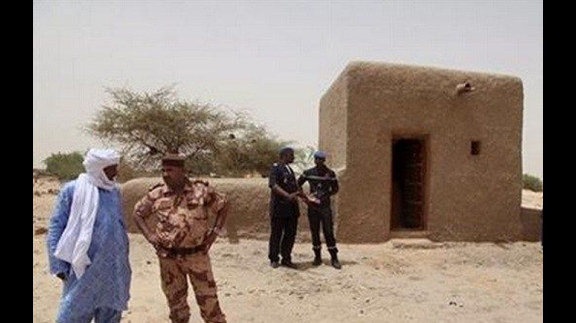 Suspect in destruction of Timbuktu mausoleums sent to ICC | cbs8.com