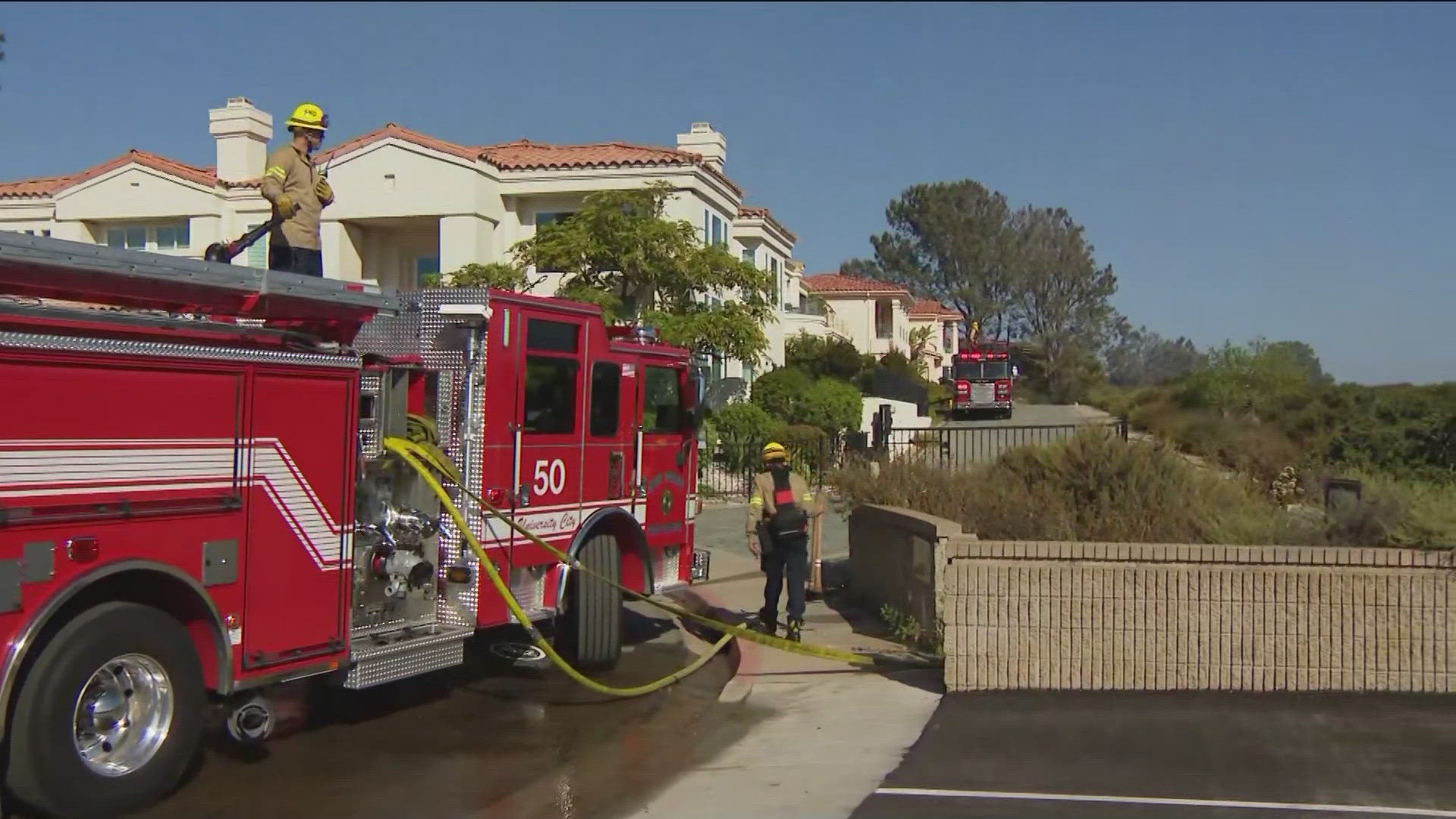 Evacuation orders issued near brush fire in Del Mar Heights | cbs8.com