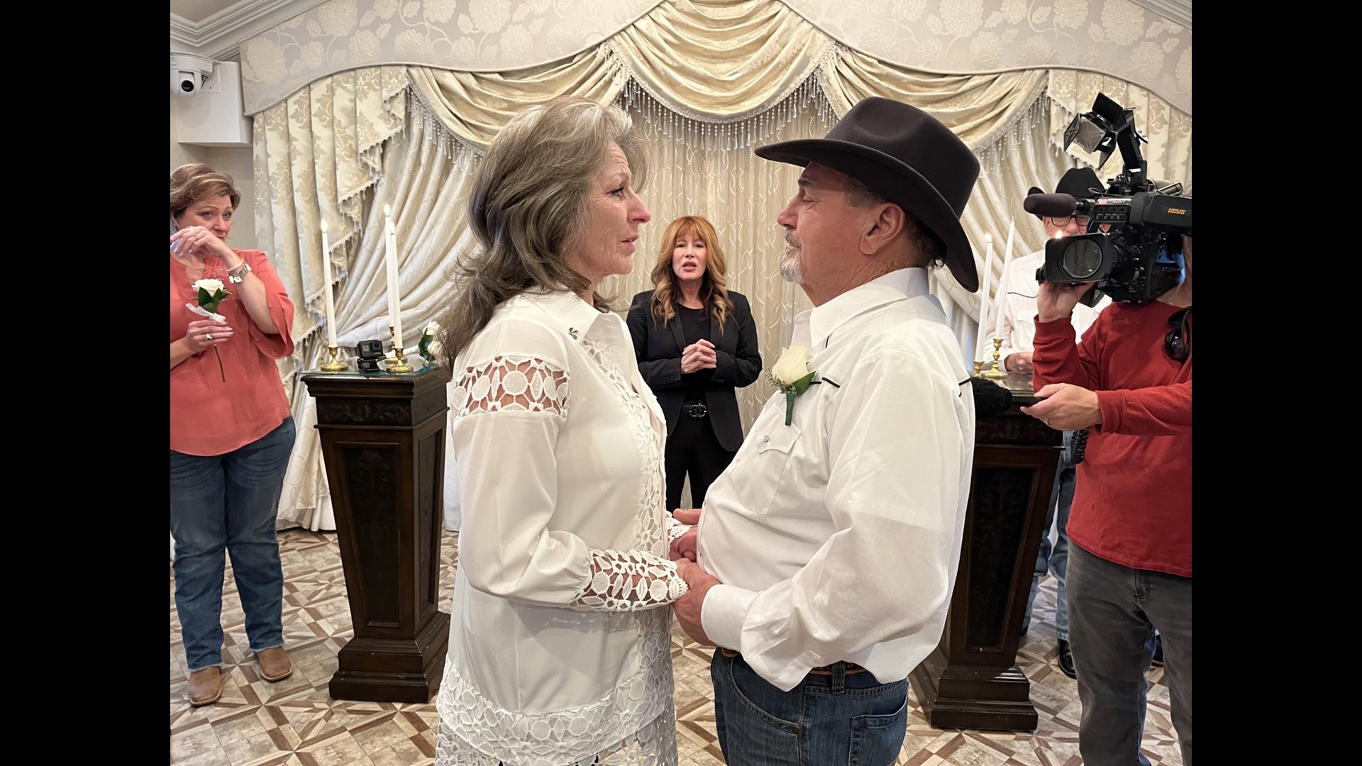 Las Vegas chapel ready to host free wedding for Taylor and Travis ...