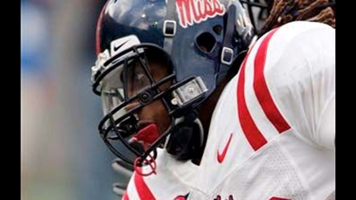 College football teams tackling swine flu | cbs8.com