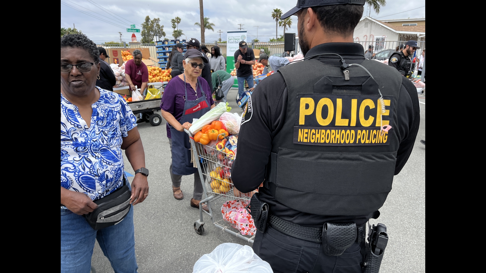 Frank Barron feeds 1,000 monthly in Oceanside food drive | cbs8.com