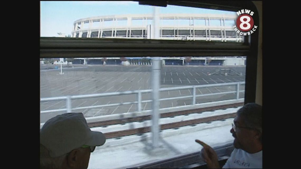 New trolley extension opens in San Diego in 1997 | cbs8.com