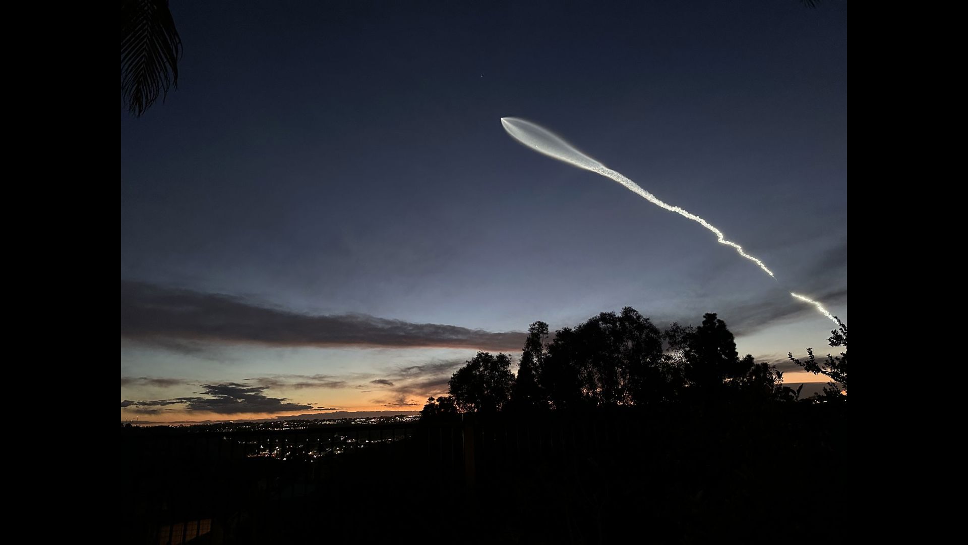 SpaceX launch seen over CA skies at sunset | cbs8.com