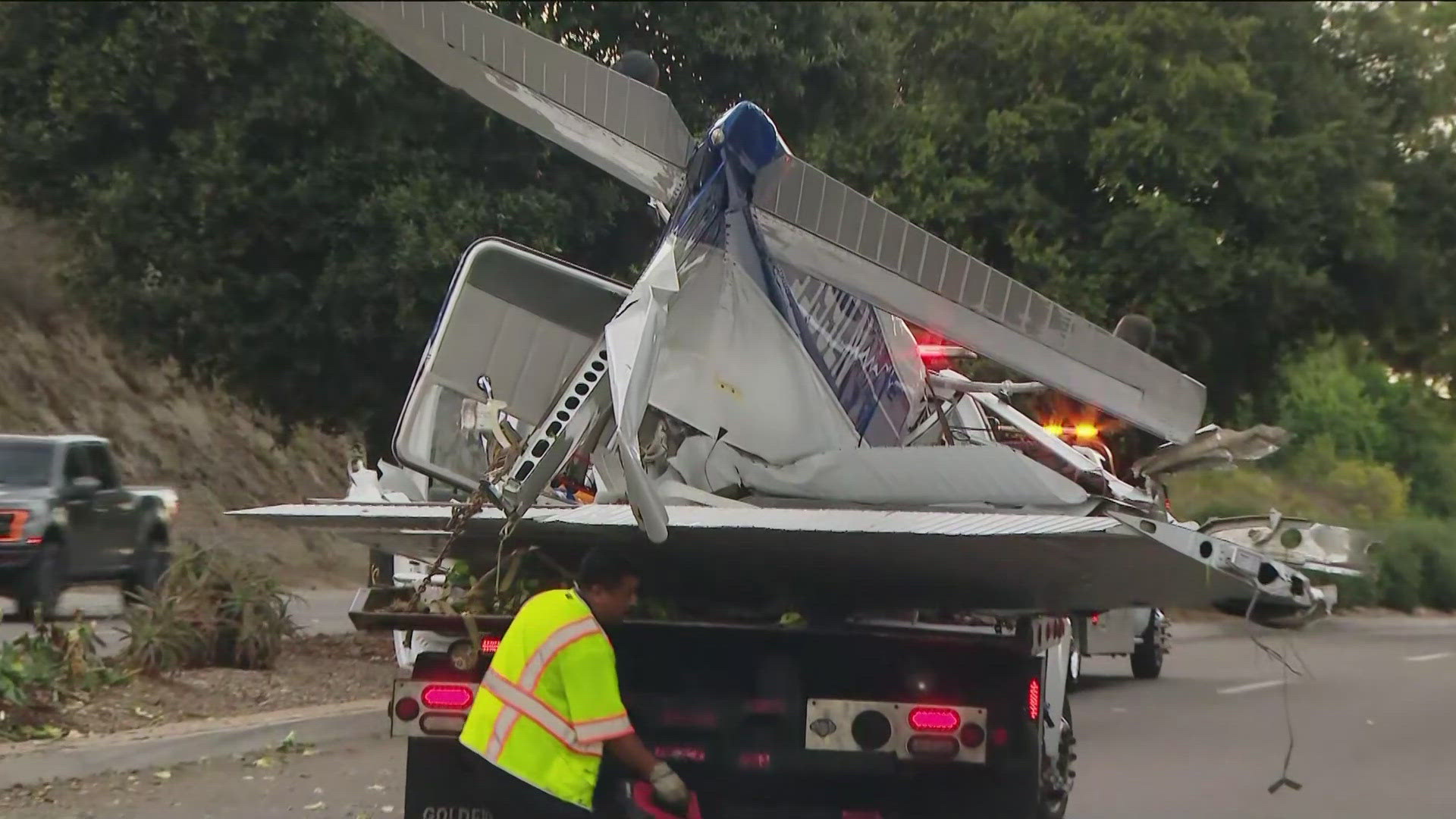 Small airplane crashes in Fallbrook, sparking brief fire and hours-long ...