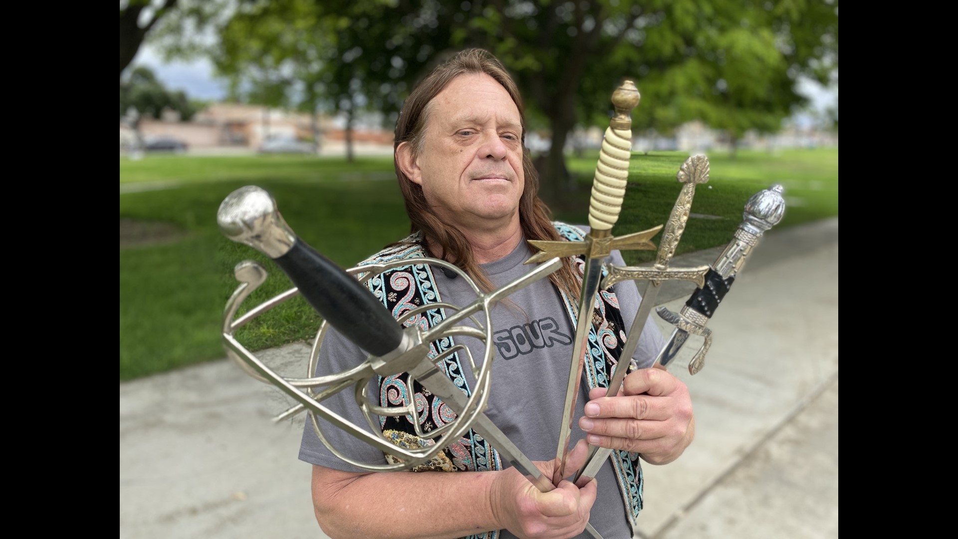 Legendary Sword Swallower nearly dies | cbs8.com