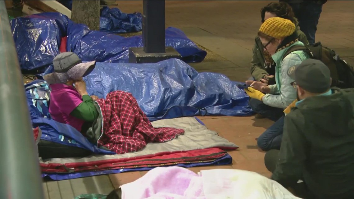 'Point in Time' count to give glimpse into San Diego homeless crisis | cbs8.com
