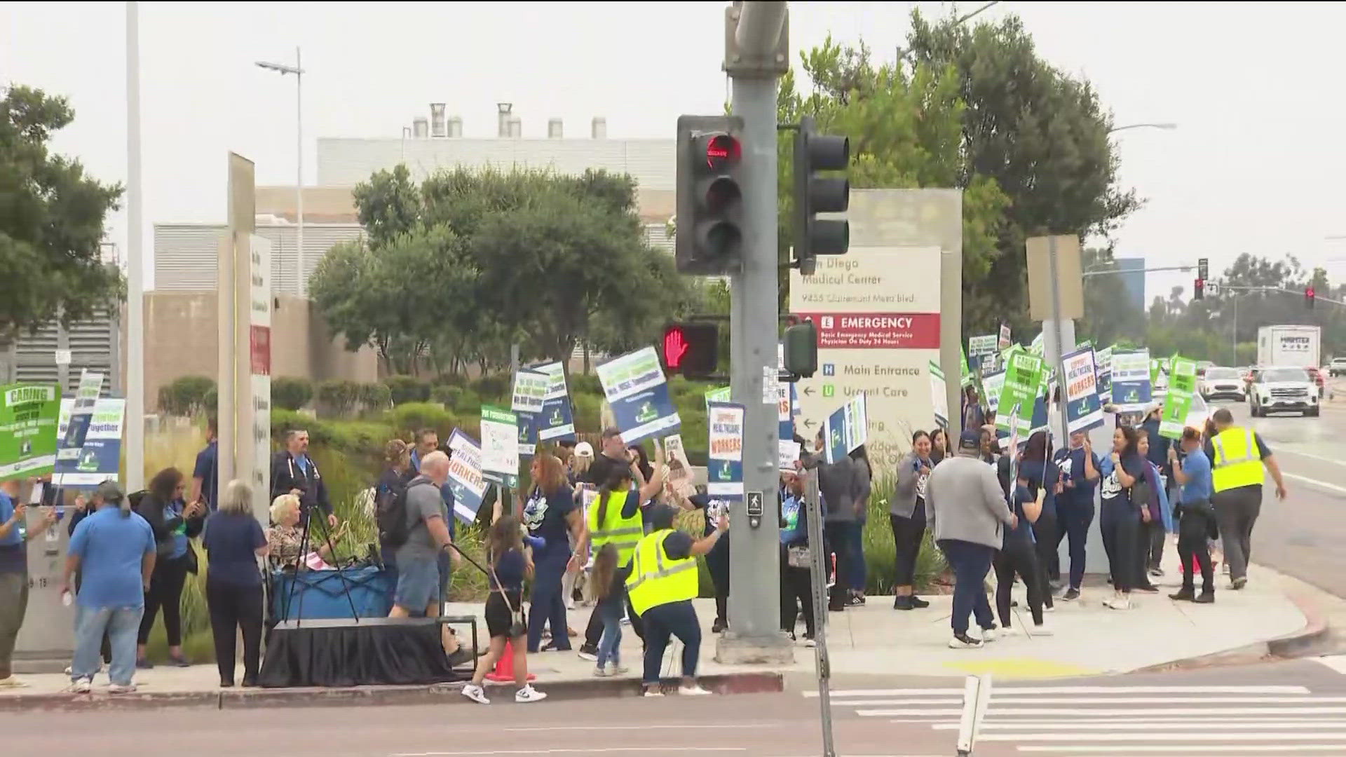 Kaiser Permanente union workers hold informational picket in San Diego ...