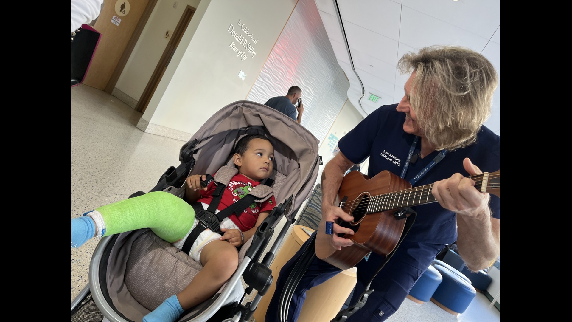 Karl Anthony: The music man bringing smiles to sick children for | cbs8.com