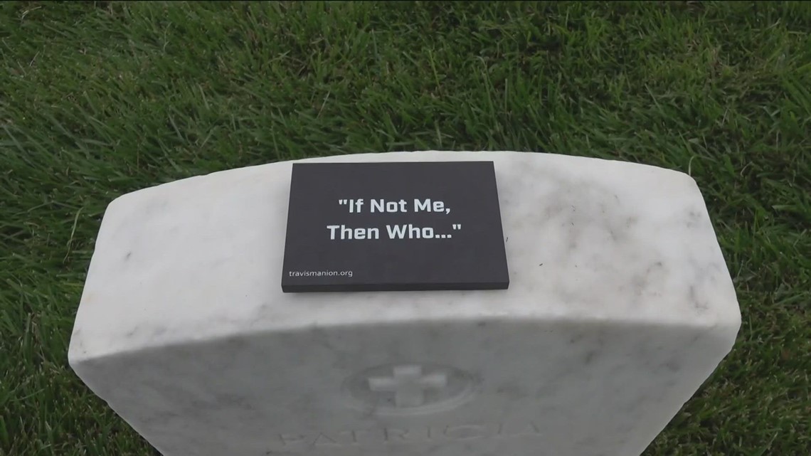 Tokens of remembrance at 123rd Memorial Day service at Fort Rosecrans ...