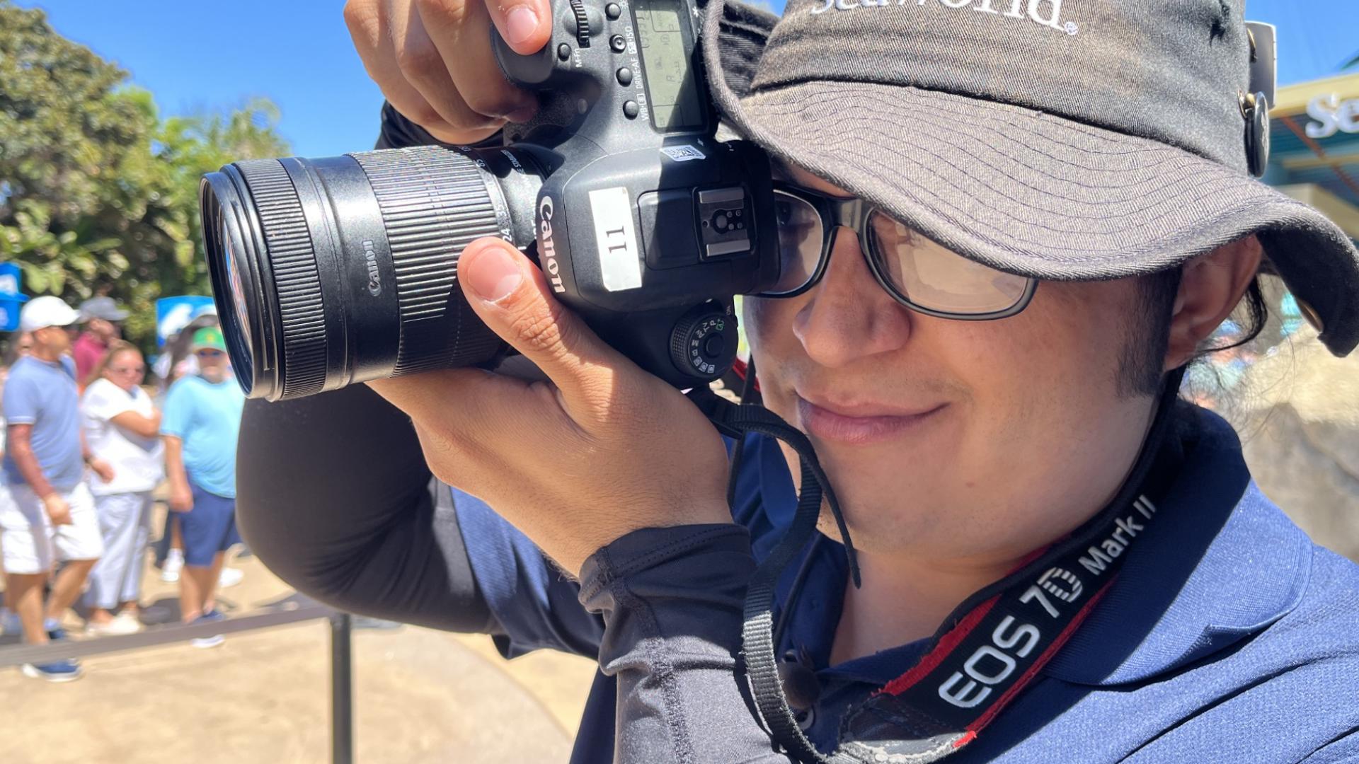 SeaWorld Photographer makes a big 'splash' with his first job ever ...