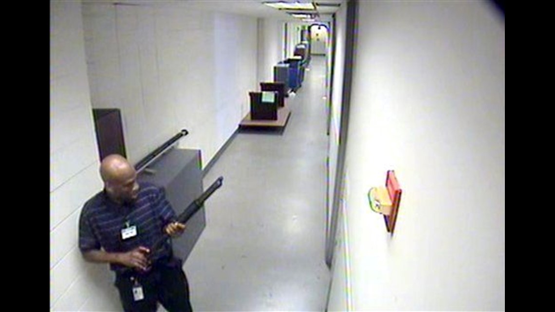 New video released of DC Navy Yard shooter | cbs8.com