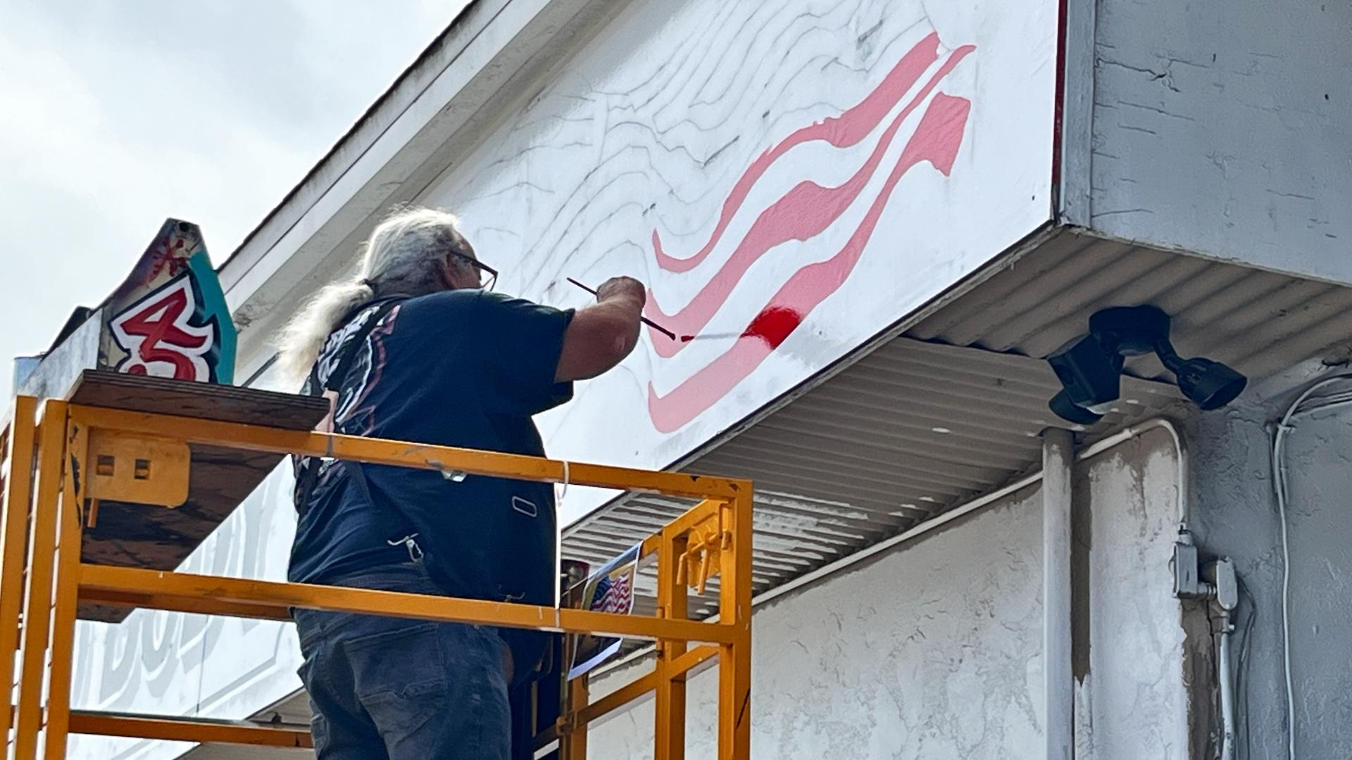 Lakeside muralist David Ybarra keeps hand-painted art alive in San ...