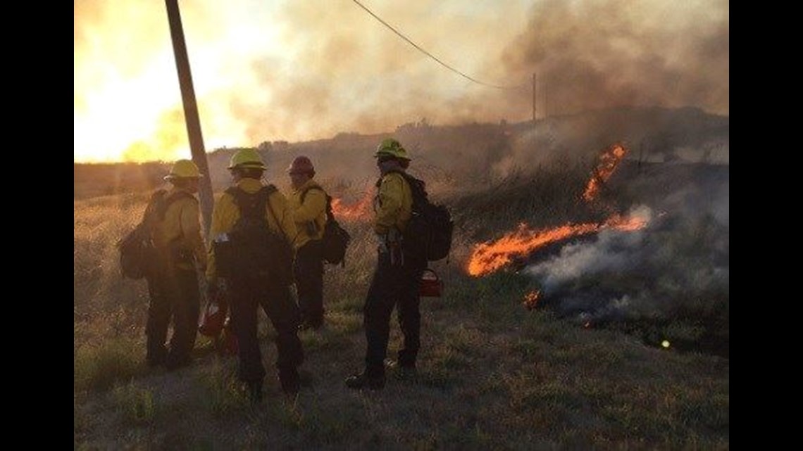 Firefighters battle 150-acre brush fire on Camp Pendleton | cbs8.com