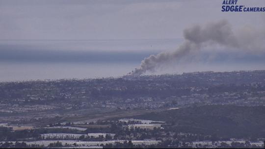 Fire erupts on Oceanside Pier | cbs8.com