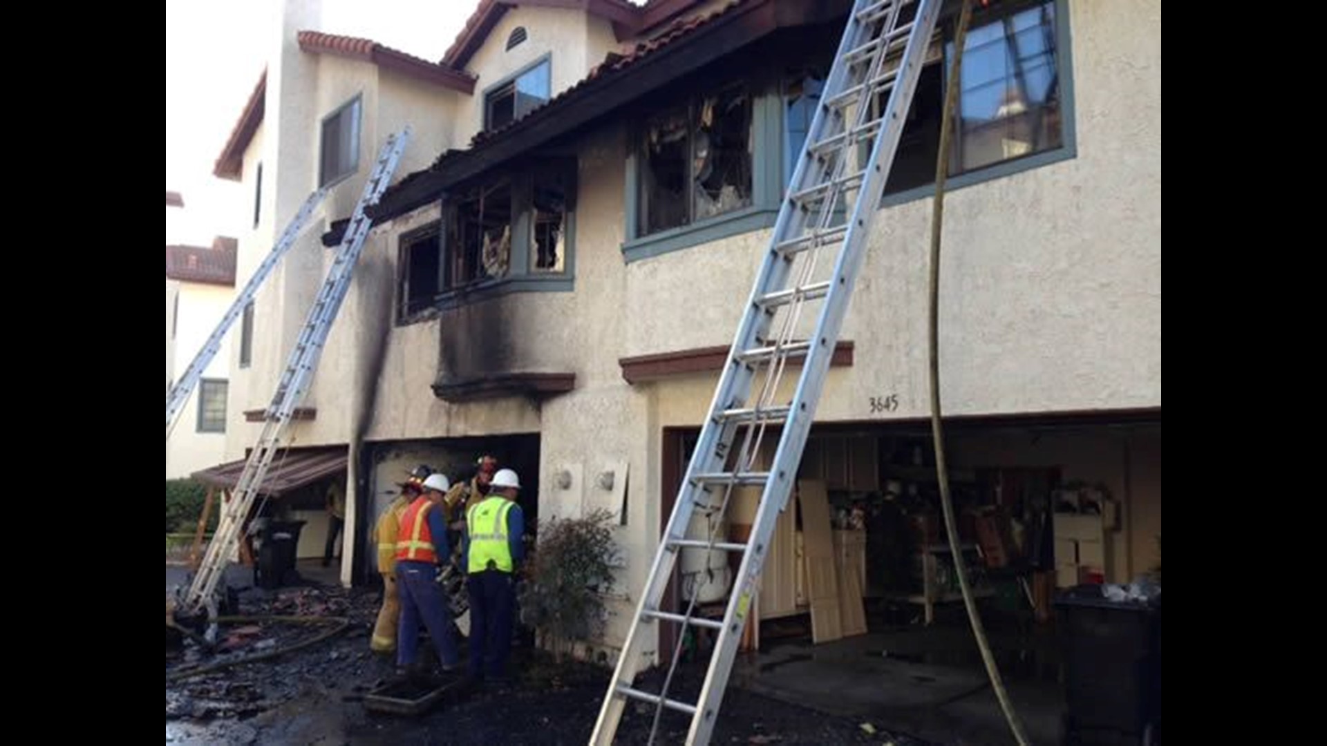 Fire breaks out at condo complex in San Carlos | cbs8.com