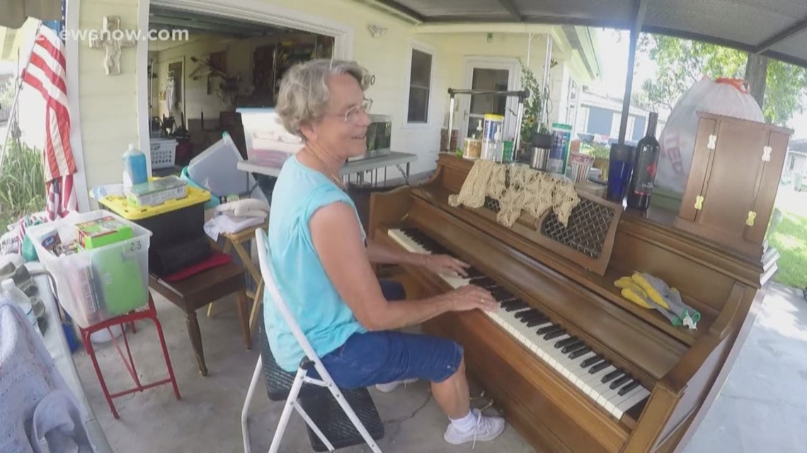 Insurance company encourages Imelda victims to file claims right away | cbs8.com