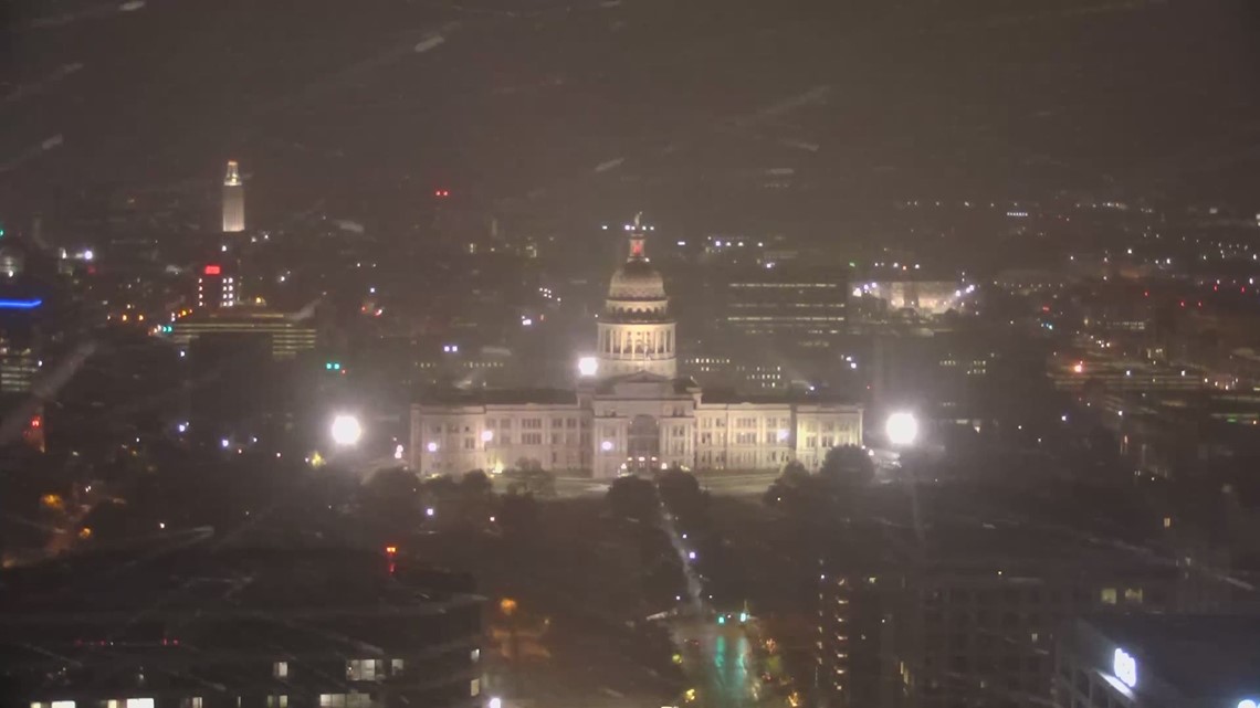 Snow in Downtown Austin | cbs8.com