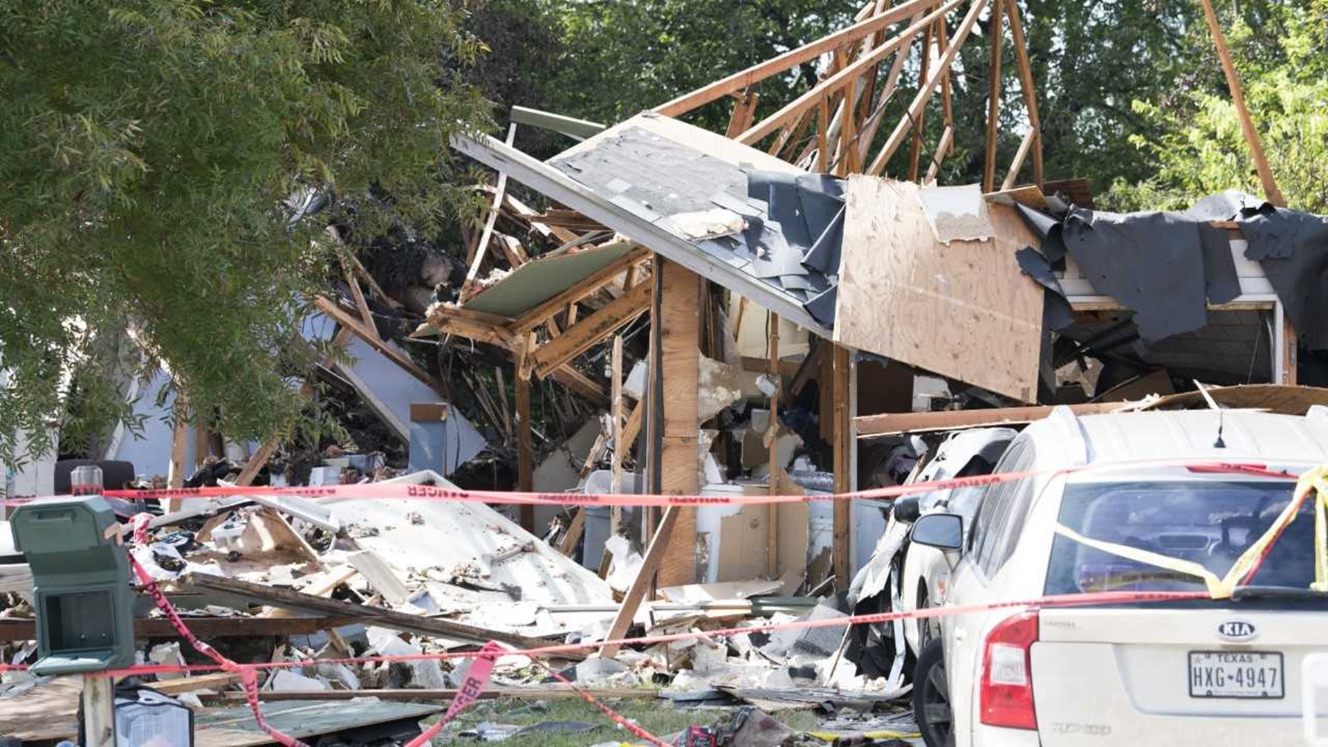 Woman hurt in Southeast Austin home explosion dies from injuries | cbs8.com