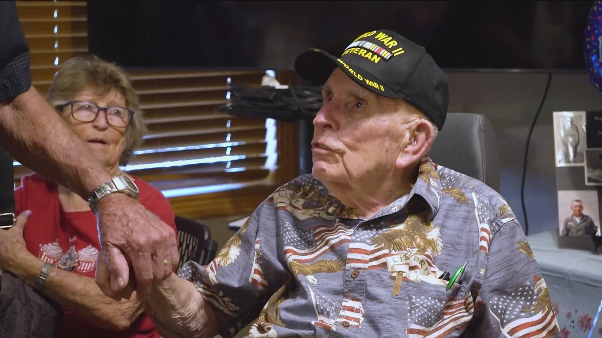 Texas veteran celebrates 100th birthday near Austin | cbs8.com