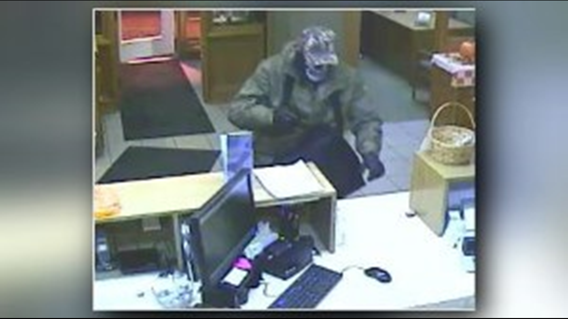 Hunt for a robber: FBI ups reward to catch 'Too Tall Bandit' | cbs8.com