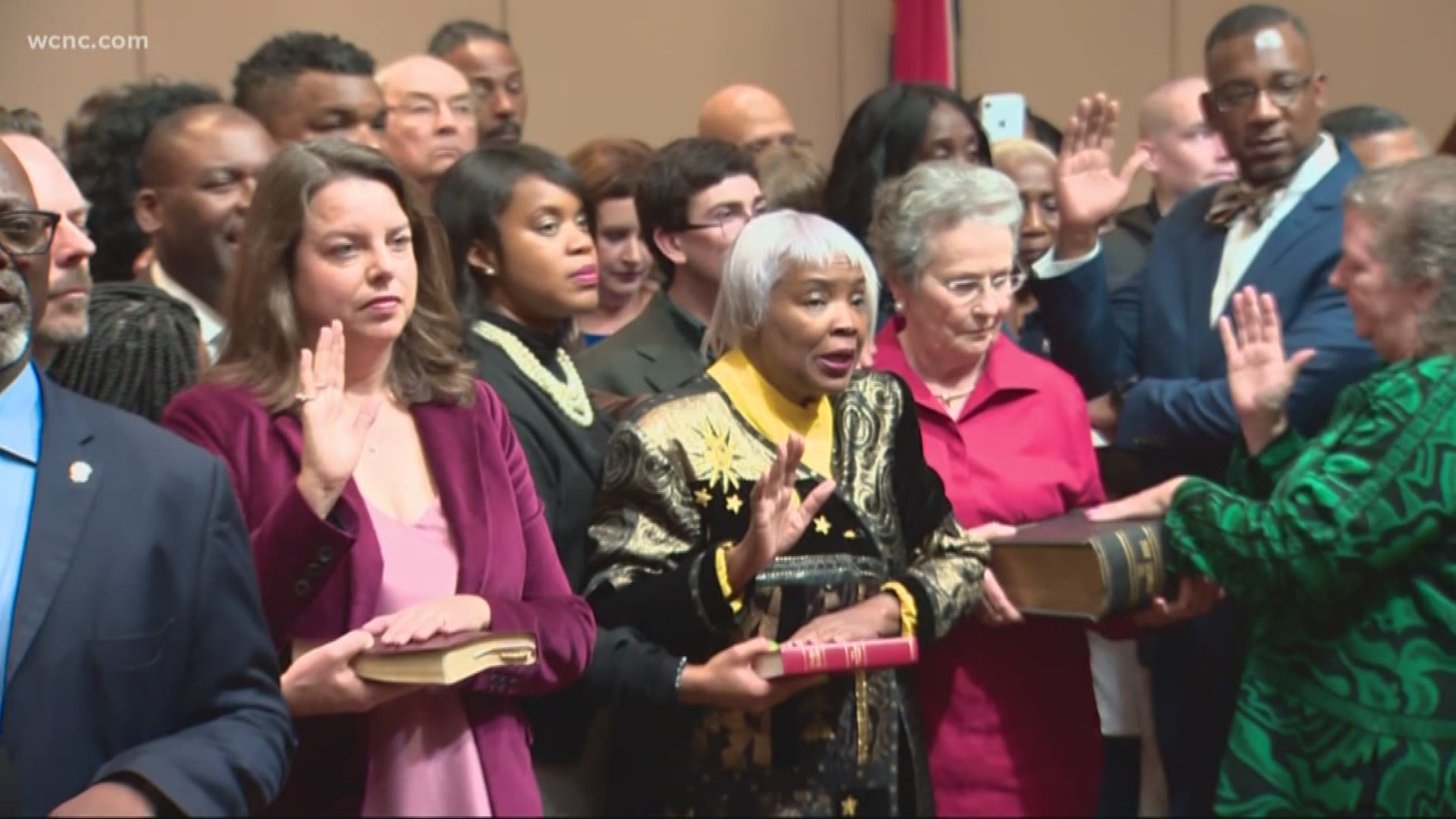 All Democratic Mecklenburg County Commission sworn in | cbs8.com