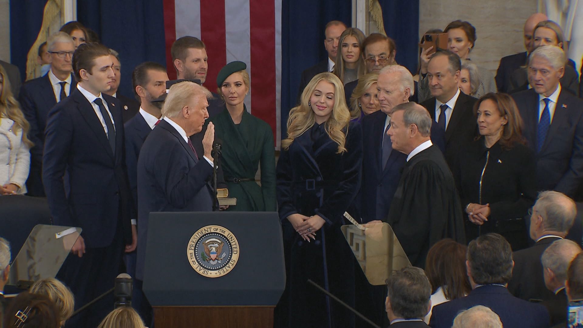 Did Trump put his hand on the Bible during his inauguration? | cbs8.com