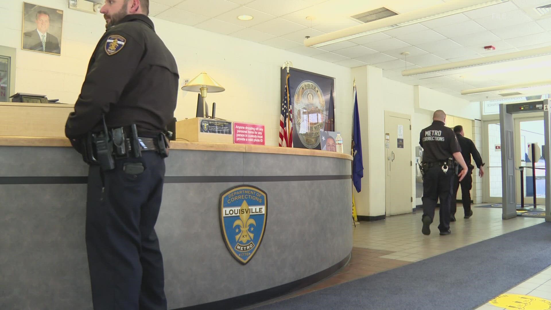 Downtown Louisville jail changes recruitment effort | cbs8.com