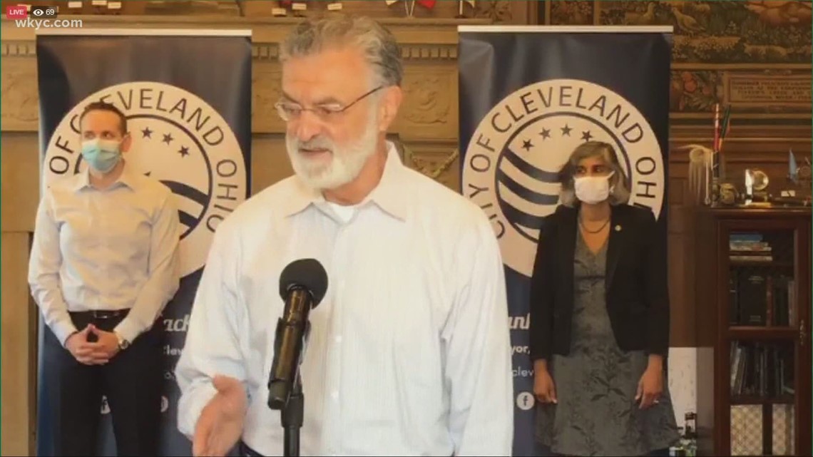 Cleveland Mayor Frank G. Jackson signs order mandating use of masks ...