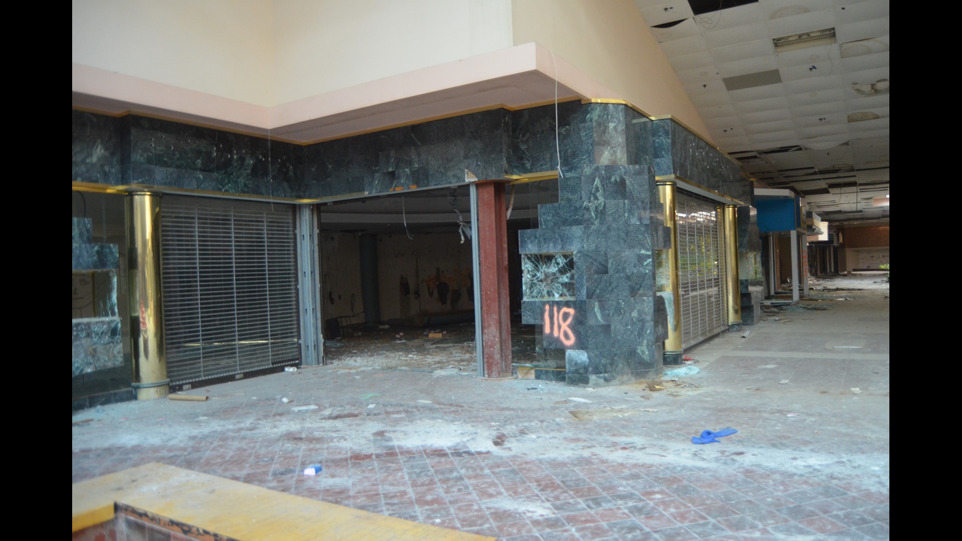 EXCLUSIVE | Video: Walk through Rolling Acres Mall one final time ...