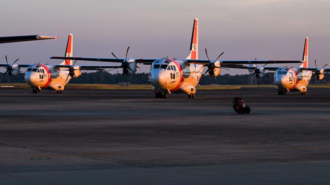 11 rescued from life raft after plane crashes off Florida coast | cbs8.com
