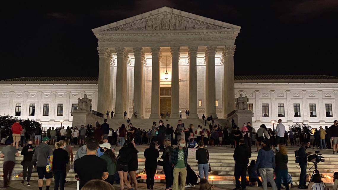 What's the difference between lying in state and lying in repose ...