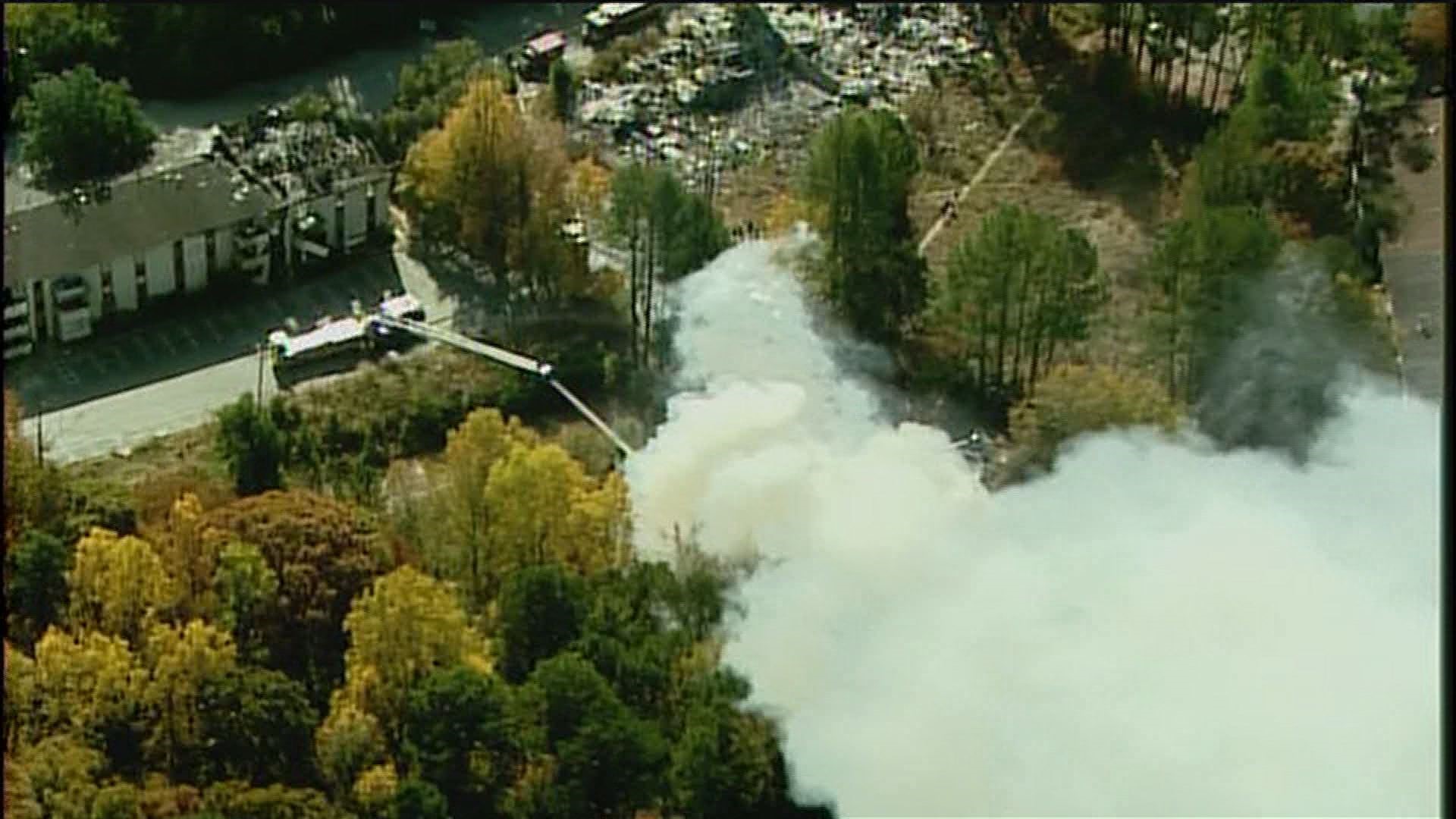 Fire displaces 20 in blighted DeKalb complex | cbs8.com