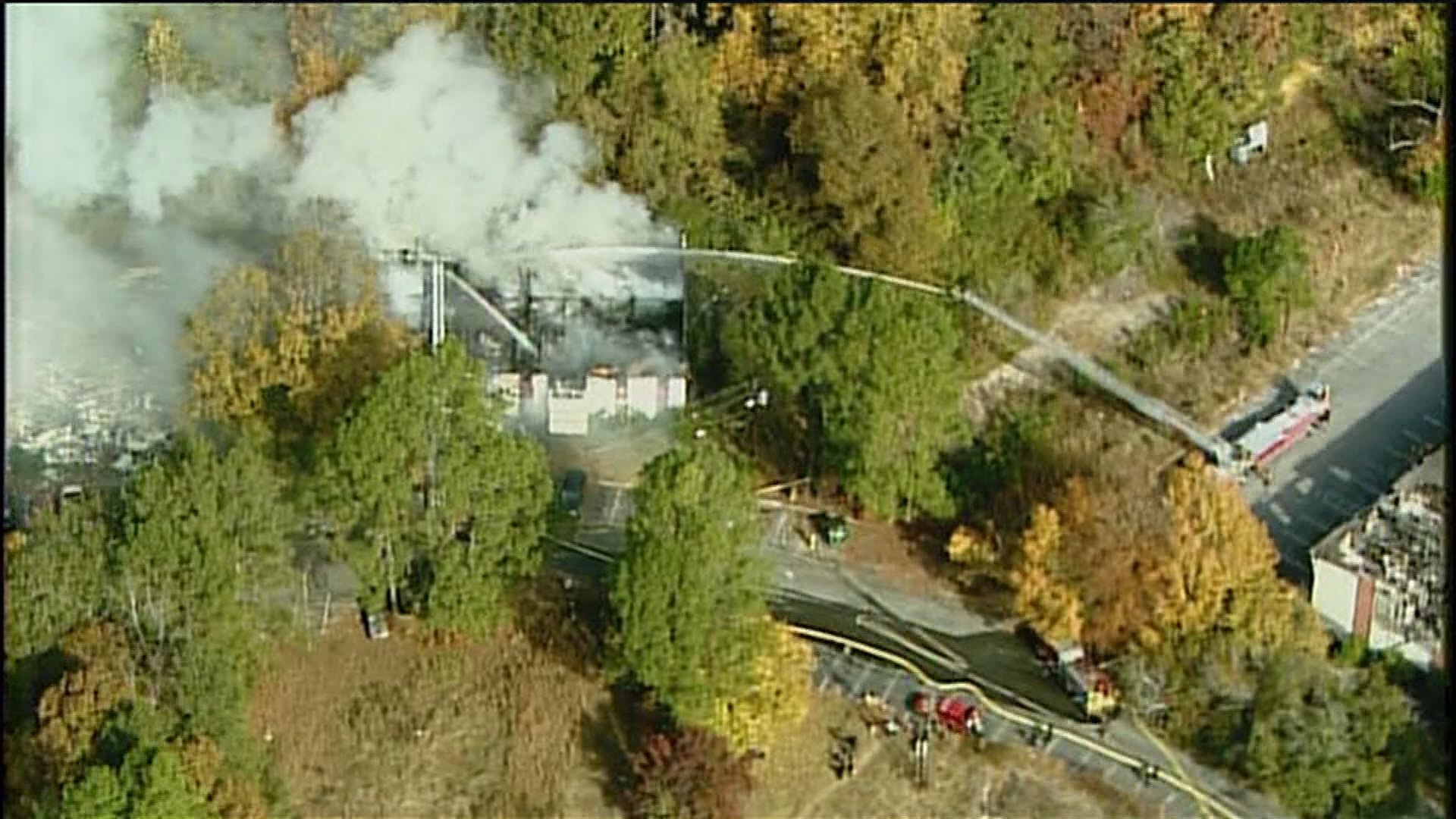 Fire displaces 20 in blighted DeKalb complex | cbs8.com