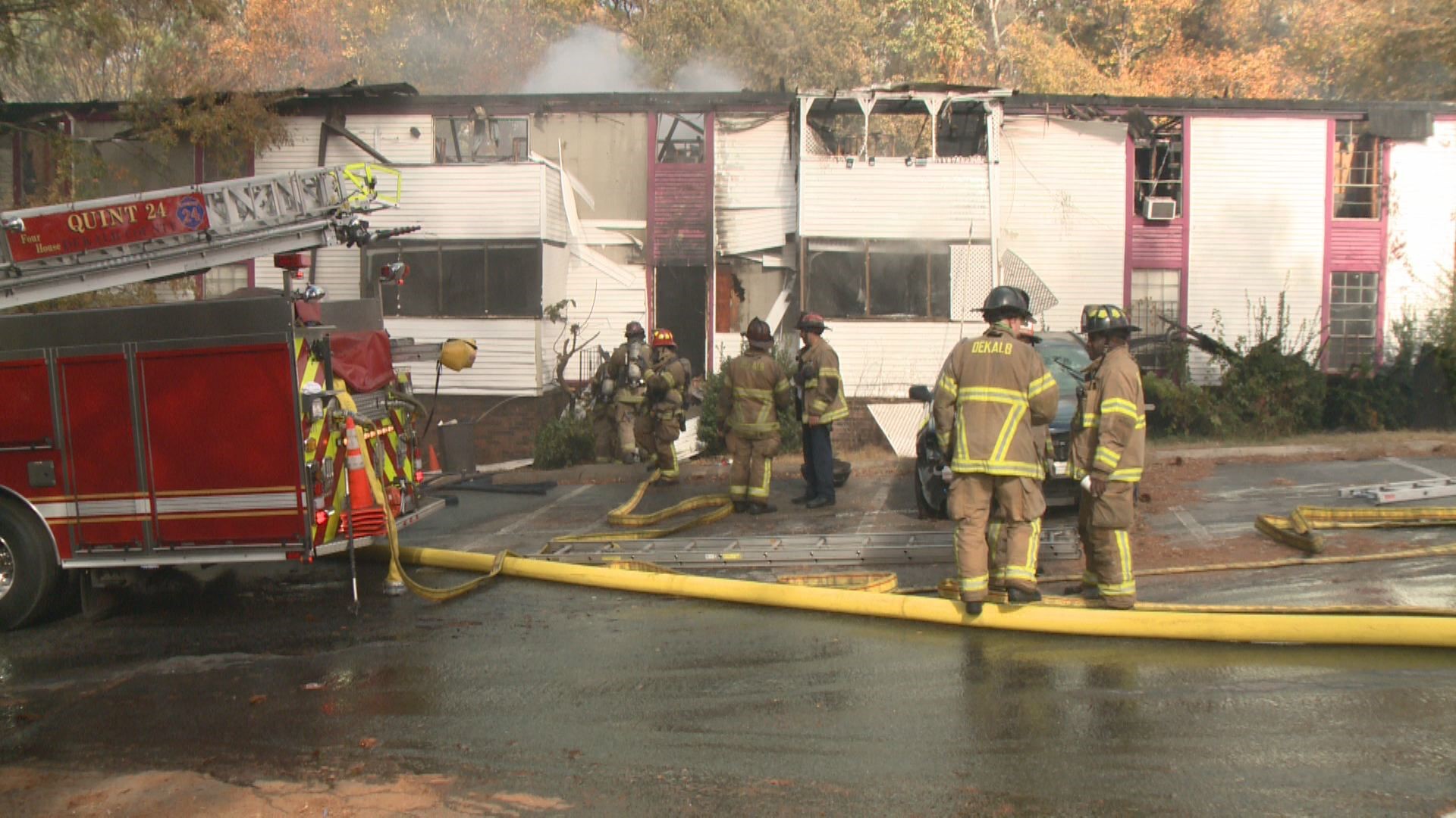 Fire displaces 20 in blighted DeKalb complex | cbs8.com