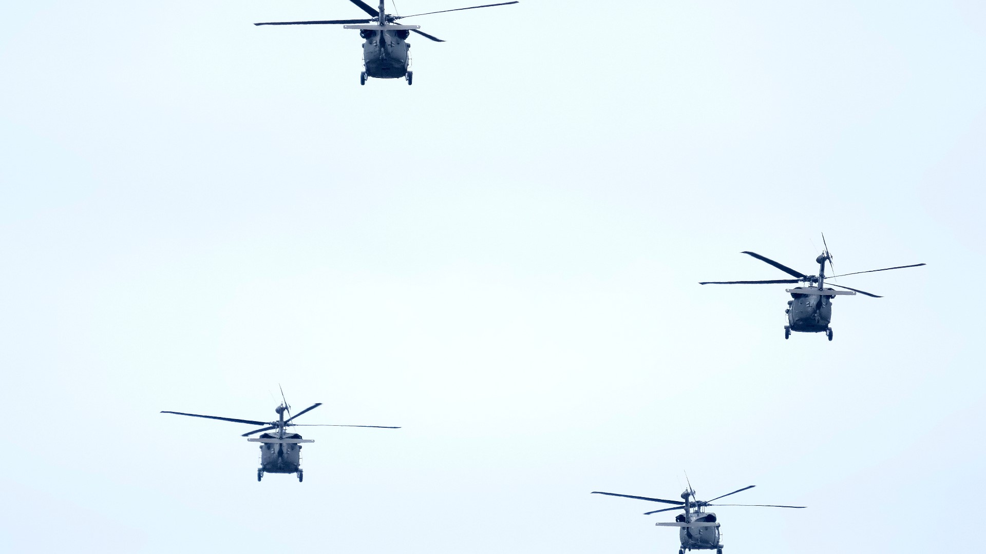 2 Army helicopters crash in Kentucky, multiple dead | cbs8.com